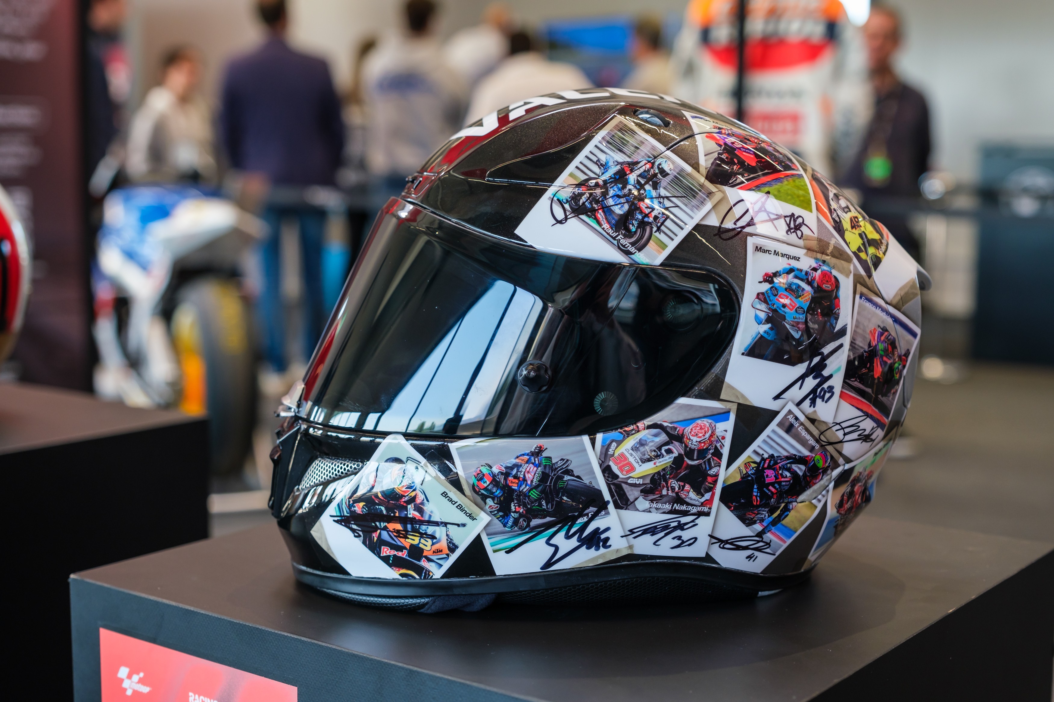 Esclusivo casco Roby Starline autografato dai piloti della MotoGP ...