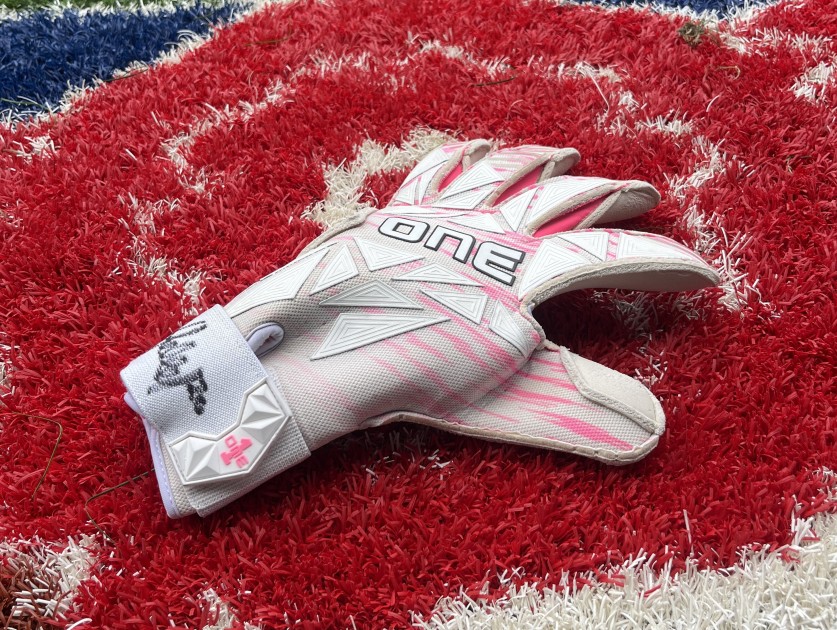 Luke Southwood Match-Worn Goalkeeper's Left Glove - CharityStars