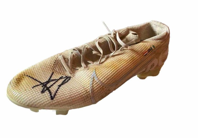 Joshua Zirkzee Signed Match Worn Football Boot - CharityStars