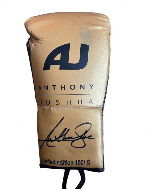 Guantone da boxe autografato da Anthony Joshua - CharityStars