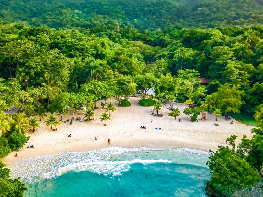 Fabulous 7 Night Beach Front Balcony Suite Package, Treasure Beach ...
