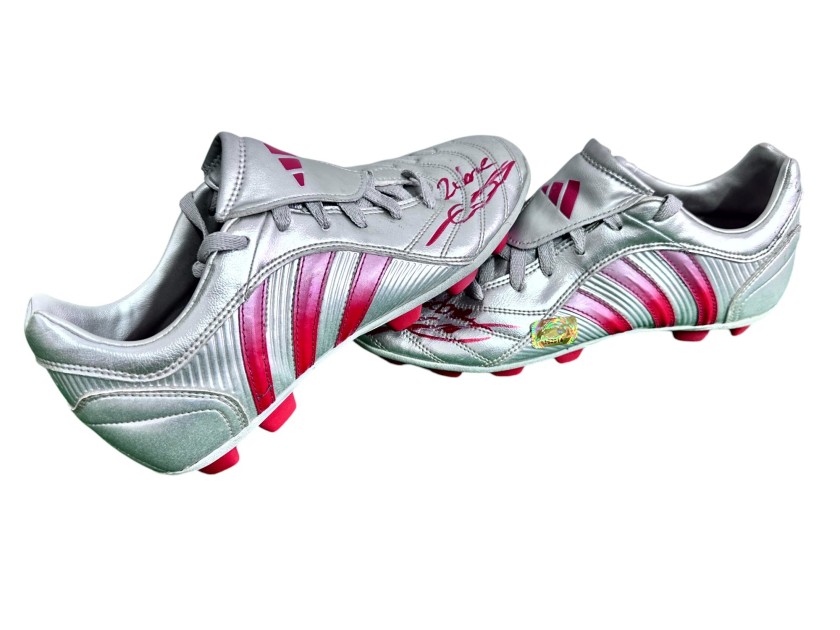 Adidas Predator Collectible Football Shoes - Signed by Zinedine Zidane ...