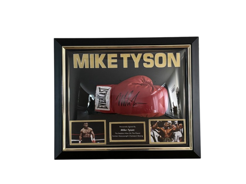 Guantone da boxe incorniciato di Mike Tyson - Autografato - CharityStars