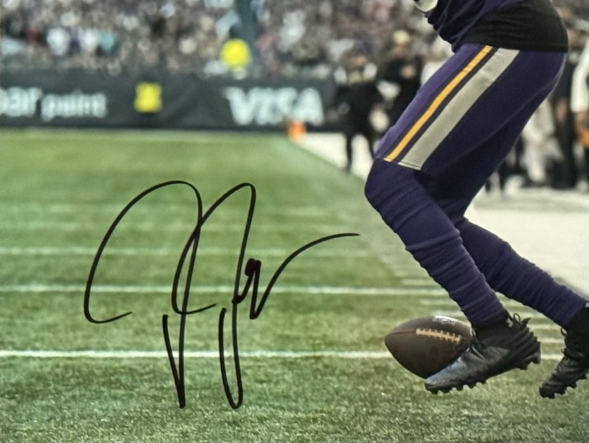 Justin Jefferson Signed Photo - CharityStars
