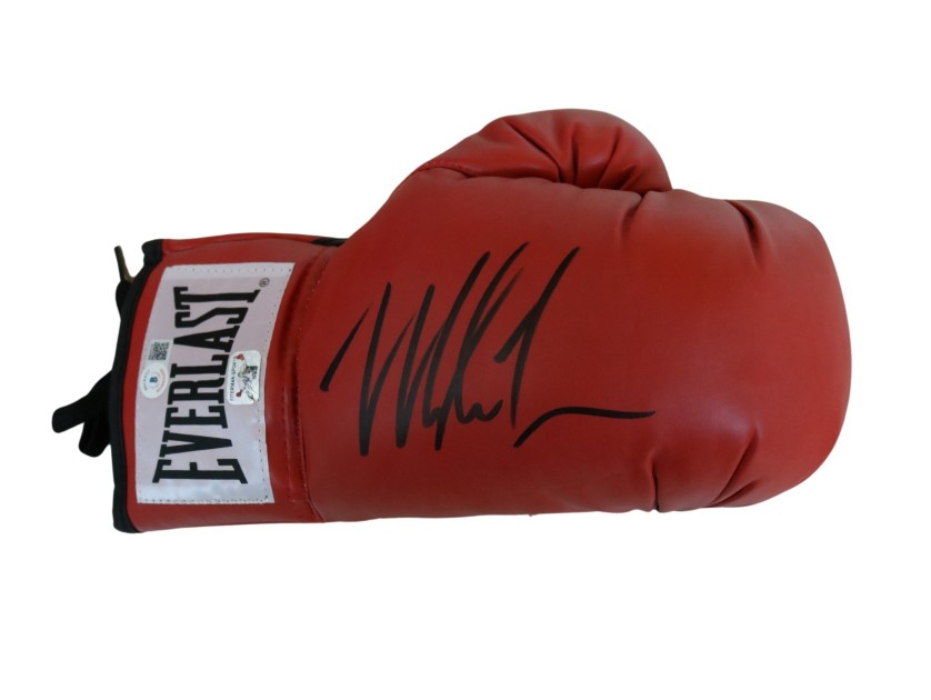 Guantone Everlast rosso autografato da Mike Tyson - CharityStars