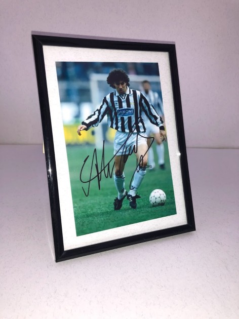 Photograph Signed by Alessandro Del Piero - CharityStars