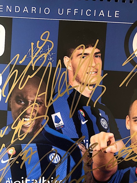 Calendario ufficiale Inter, 2023 - Autografato dalla rosa - CharityStars