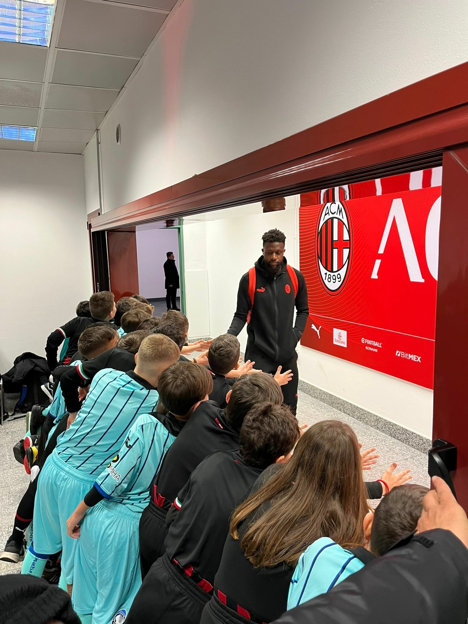 Mascot Experience at the AC Milan-Torino Match - CharityStars