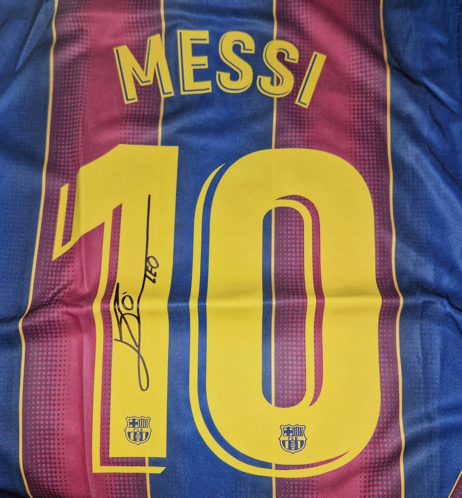 Messi's FC Barcelona Signed and Framed Shirt - CharityStars
