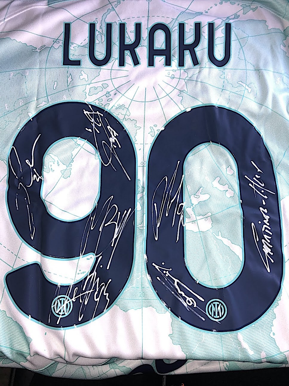 Lukaku Official Inter Shirt, 2022/23 - Signed by the Players - CharityStars