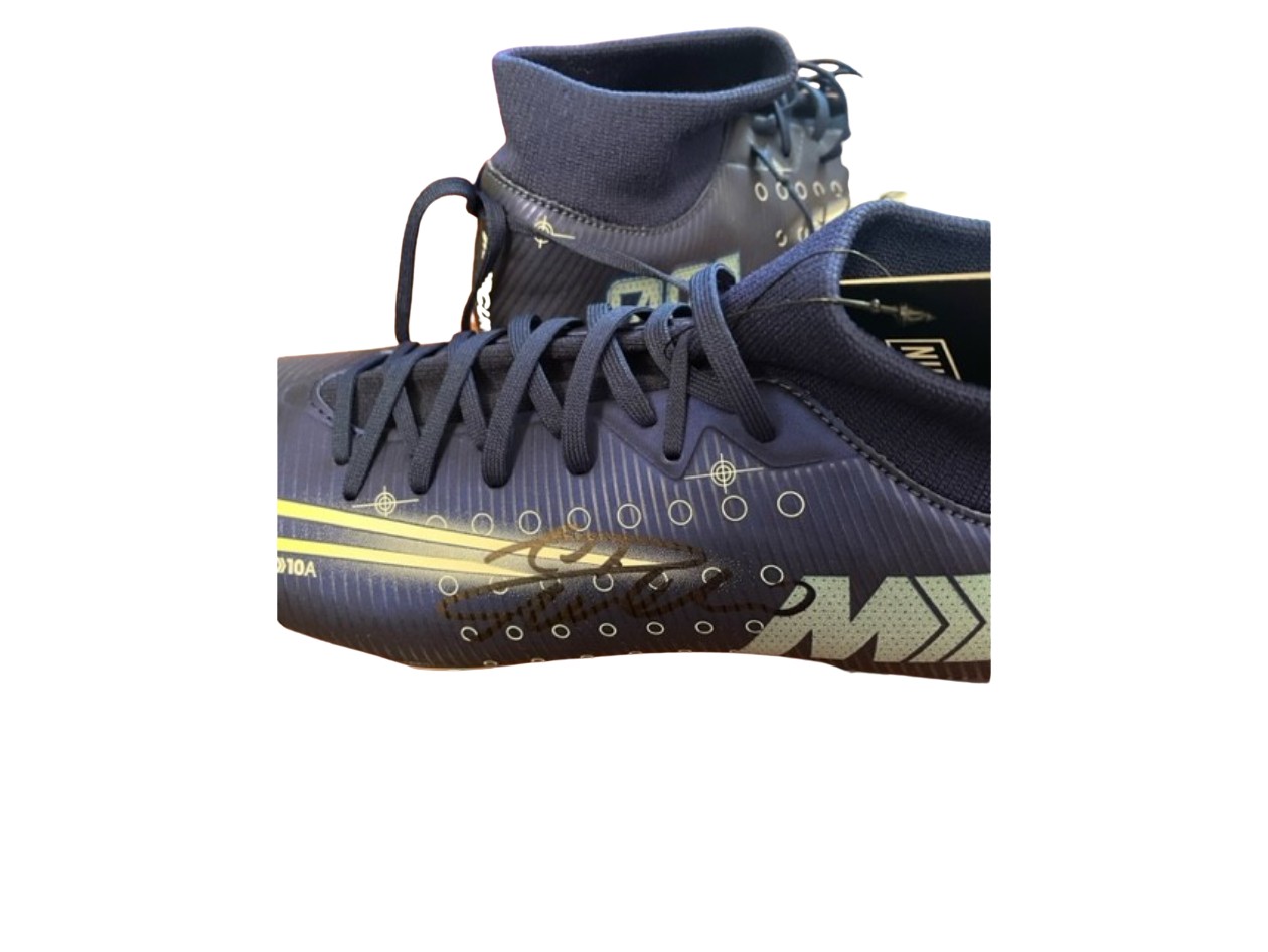 Nike Mercurial Boots Signed by Cristiano Ronaldo - CharityStars