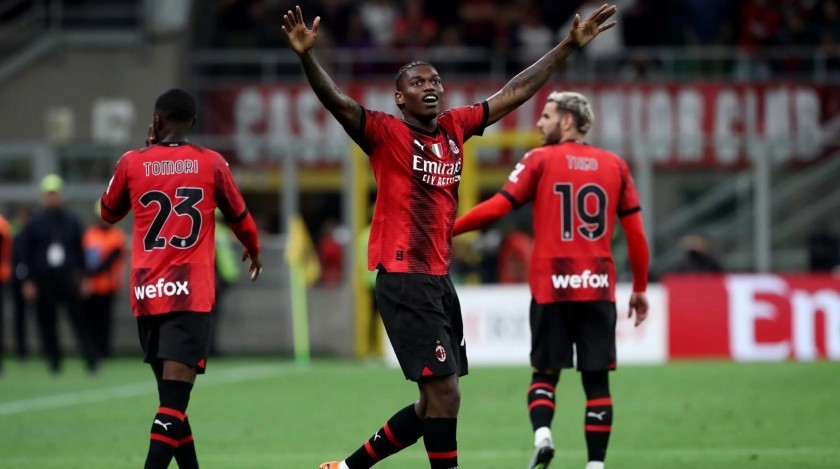 Mascot Experience at the AC Milan-Monza Match - CharityStars