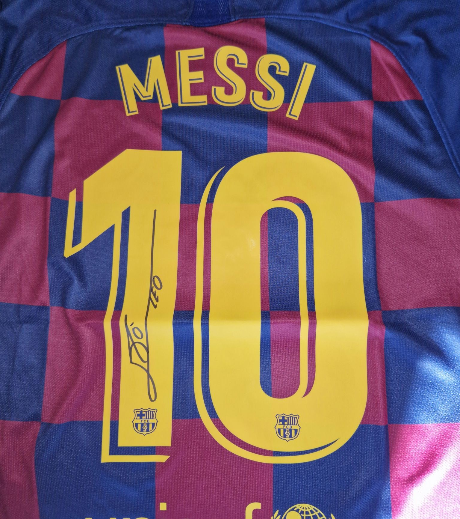 Messi's FC Barcelona Signed and Framed Shirt - CharityStars