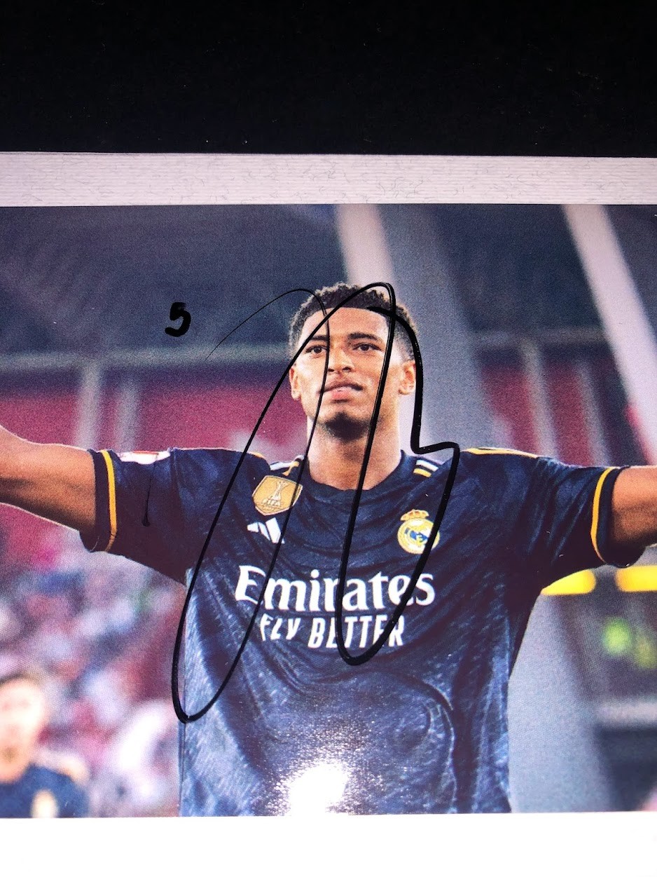 Photograph signed by Jude Bellingham - CharityStars