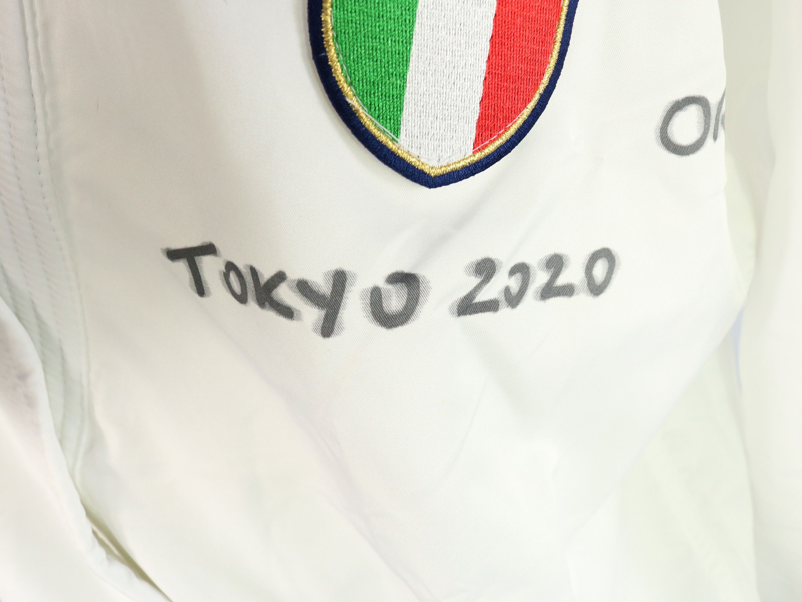 Official Karategi of Olympic champion Luigi Busà autographed - CharityStars