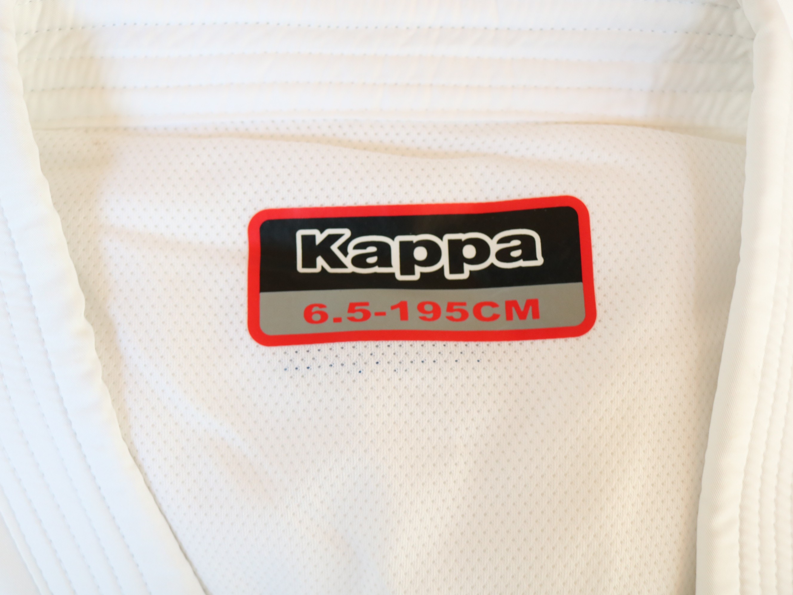 Official Karategi of Olympic champion Luigi Busà autographed - CharityStars