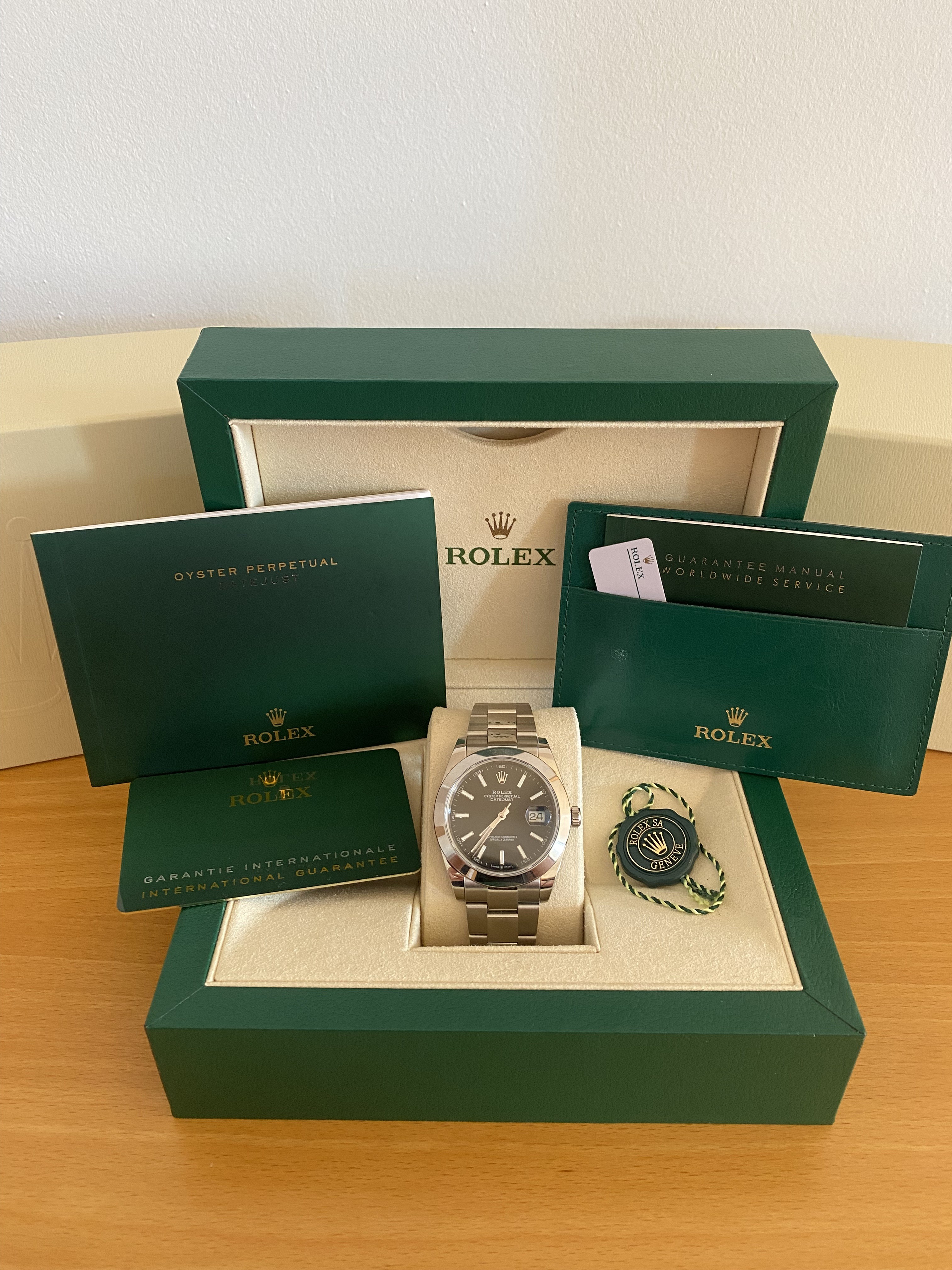 Rolex Oyster Perpetual Datejust 41 - CharityStars