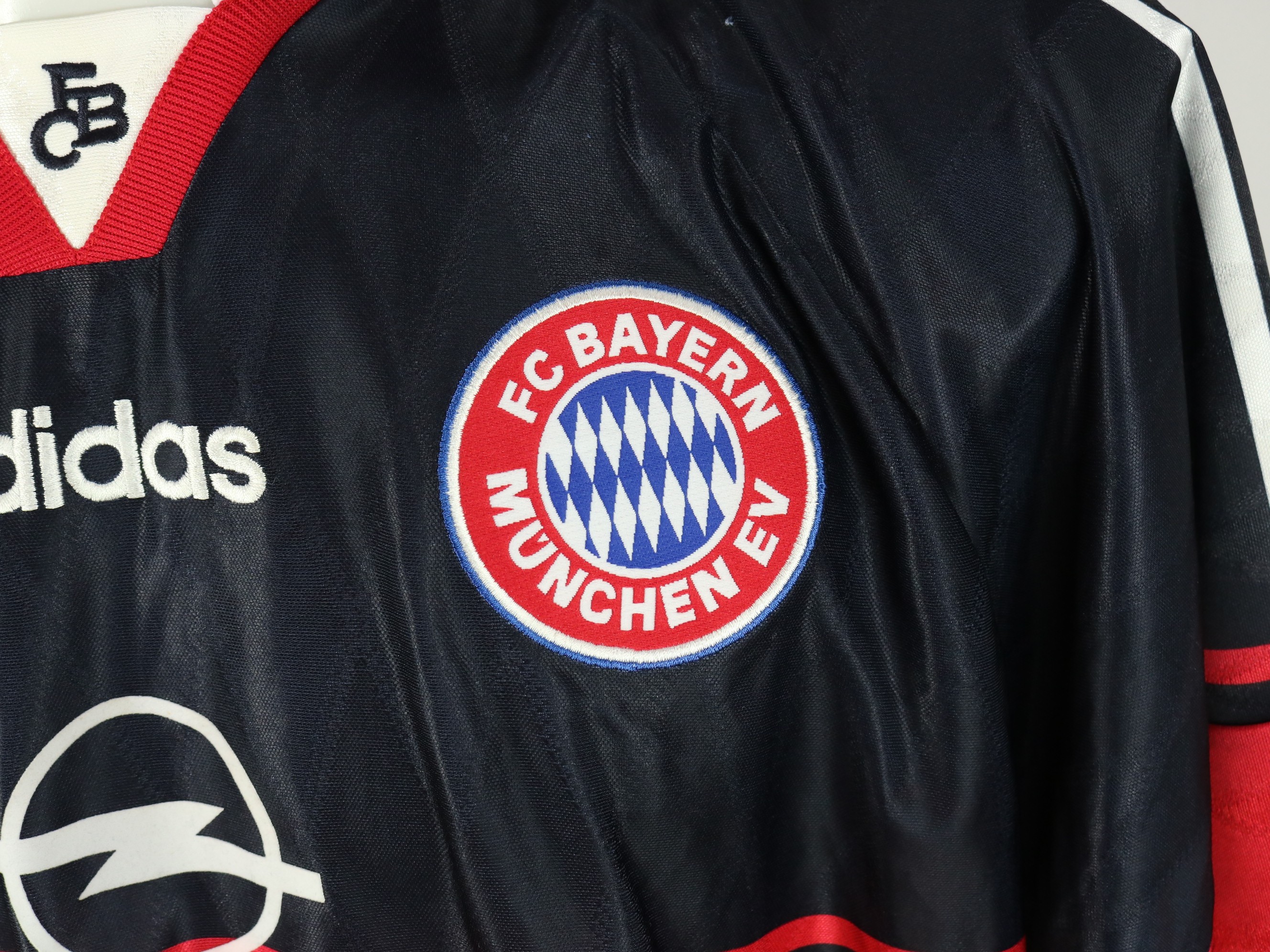 Rizzitelli Official Bayern Monaco Shirt, 1997/98 - CharityStars