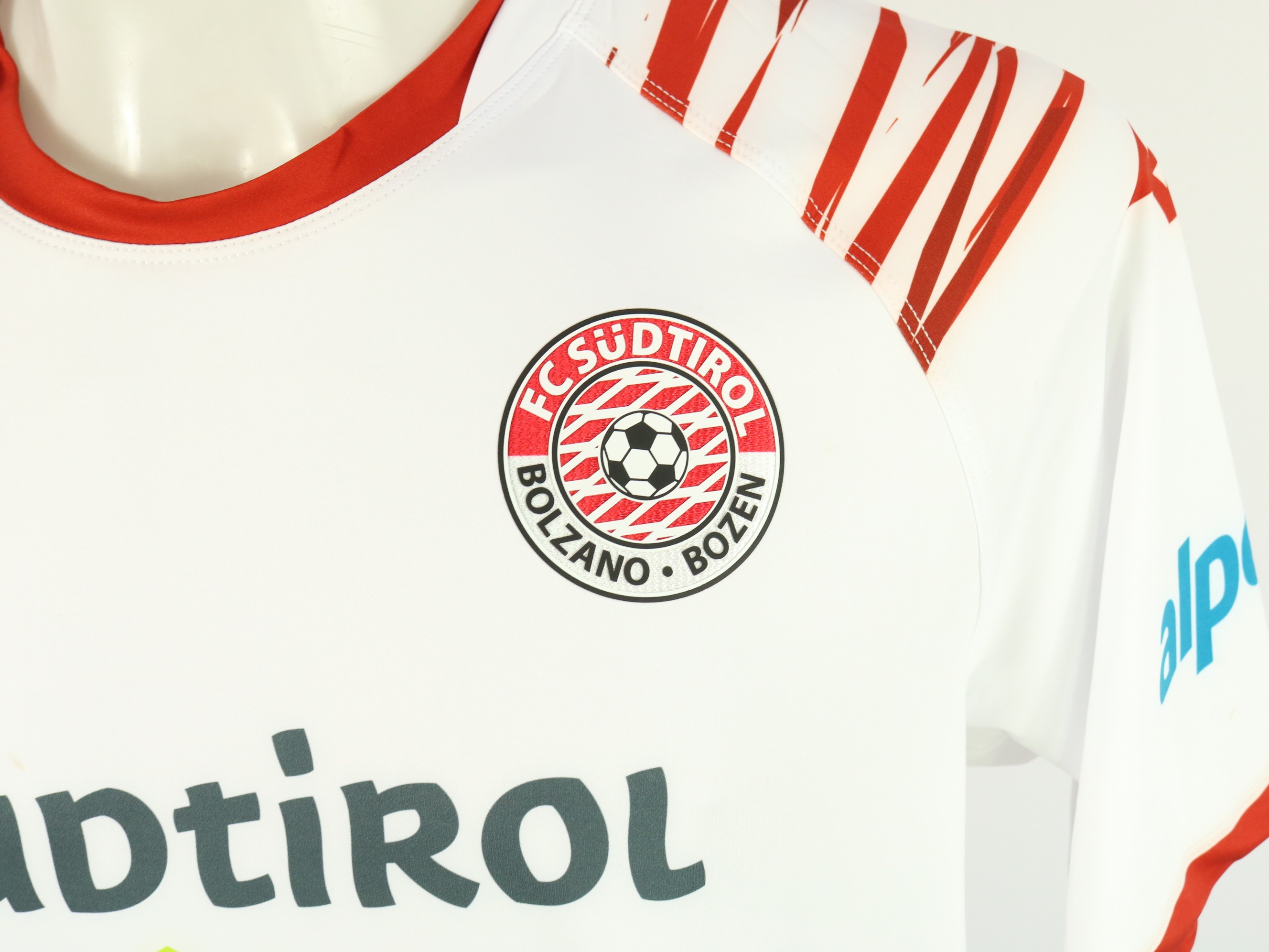 Kurtic's unwashed Signed Shirt, Sudtirol vs Bari 2024 - CharityStars