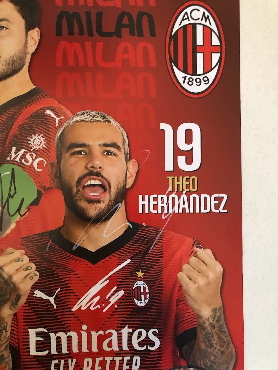 Milan Official Calendar 2024 - Signed by the players - CharityStars
