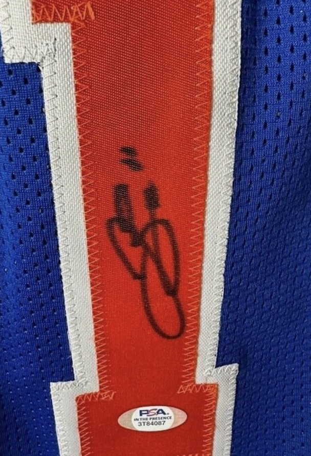 Jalen Brunson New York Knicks Signed Custom Jersey - CharityStars