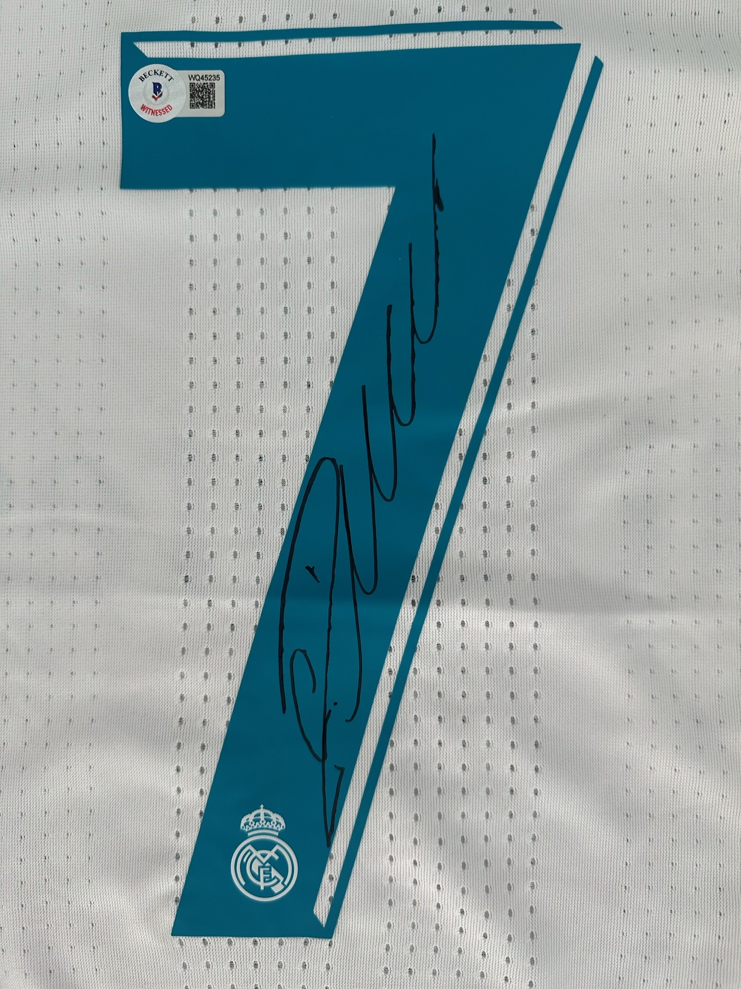Cristiano Ronaldo's Real Madrid 2017/18 Signed Shirt - CharityStars