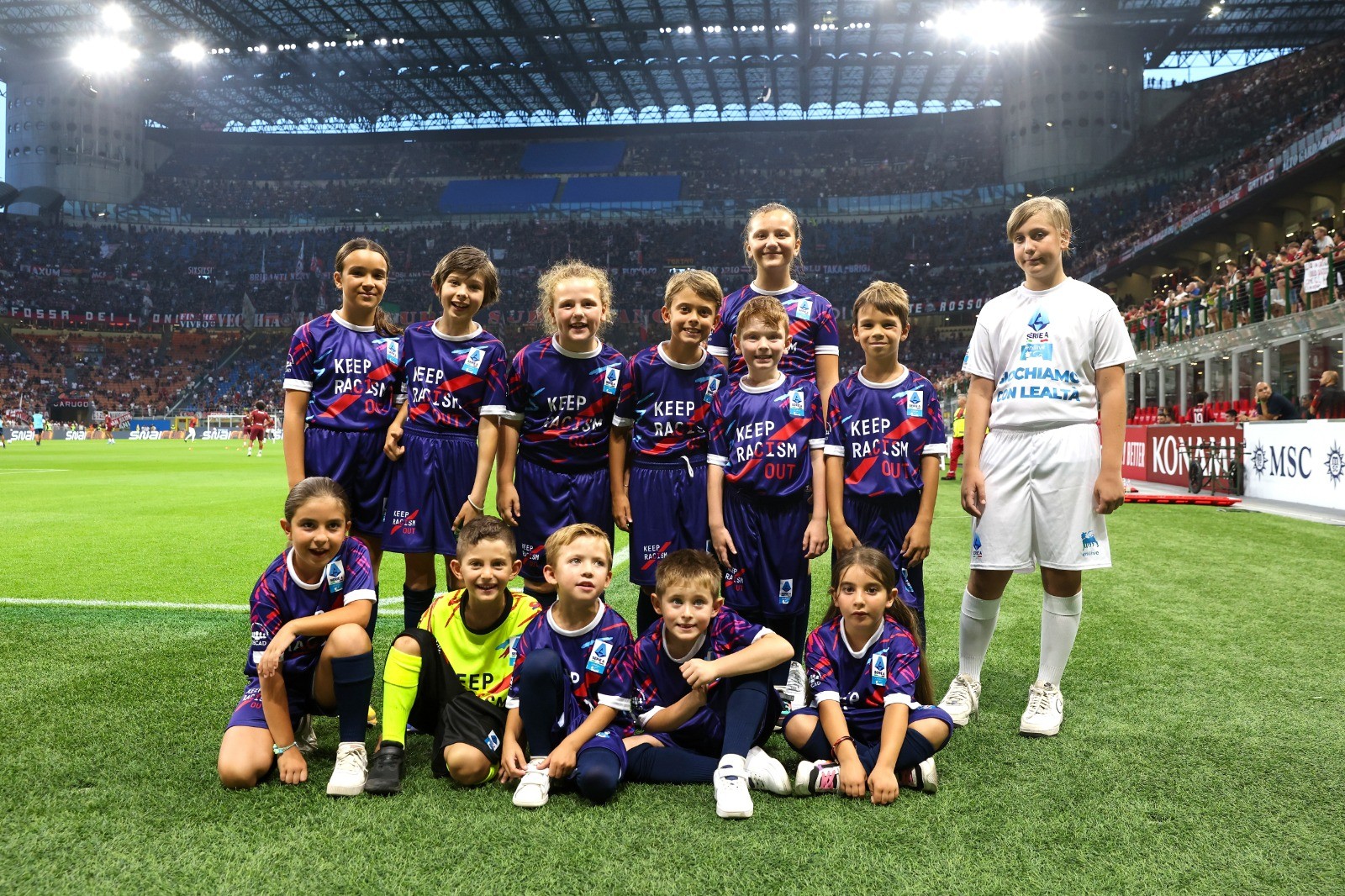 Mascot Experience at the AC Milan-Parma Match - Serie A - CharityStars