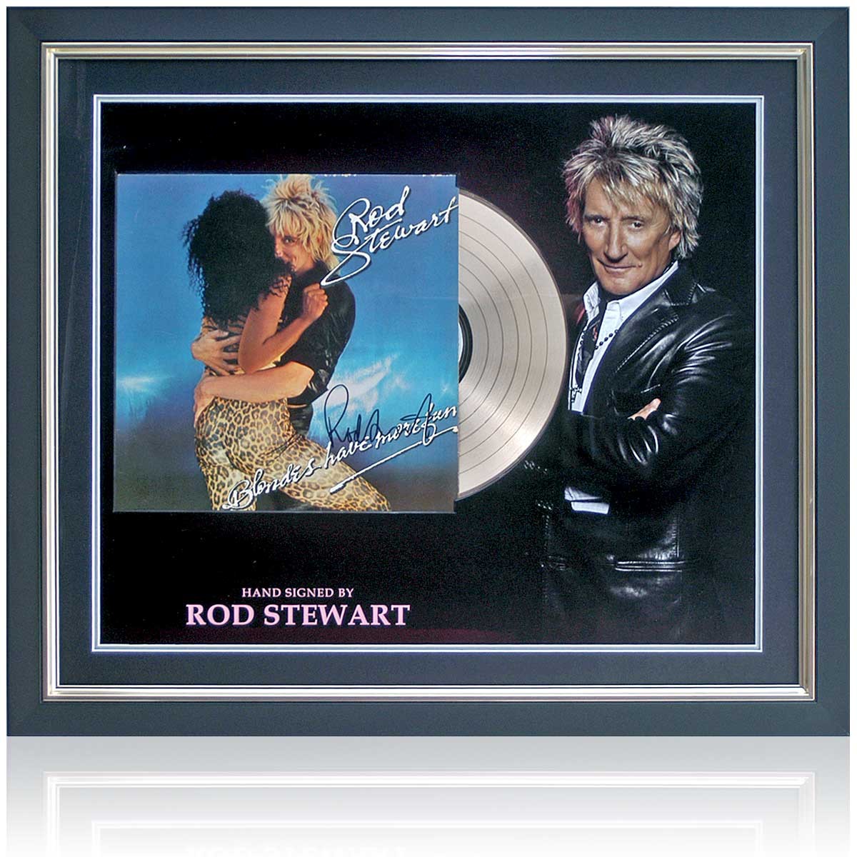Display disco d'oro e cover album "Blondes Have More Fun" di Rod ...