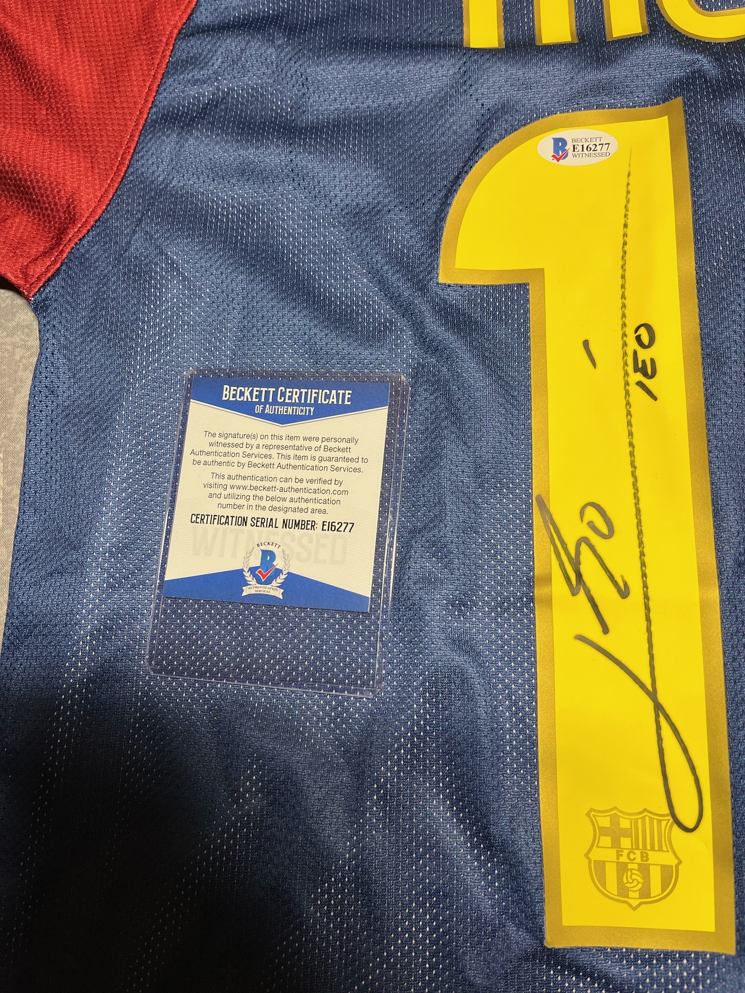 Lionel Messi's Barcelona 2009 Signed Replica Shirt - CharityStars