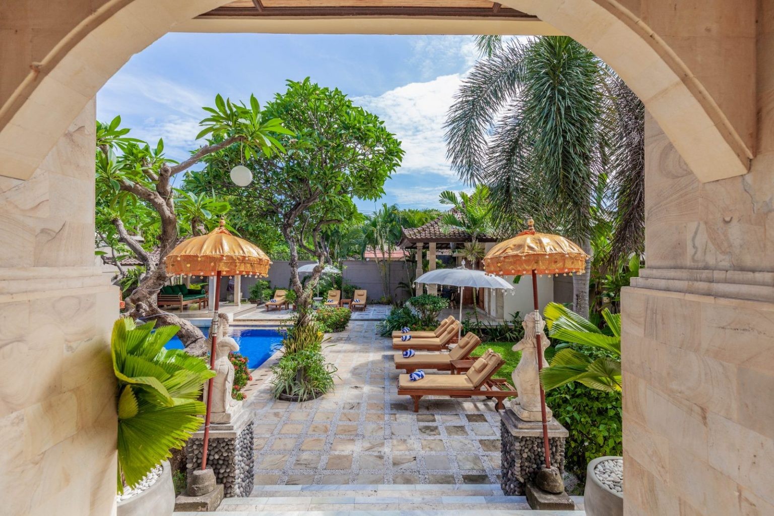 Soggiorno di una settimana in villa di lusso a Bali per otto persone ...