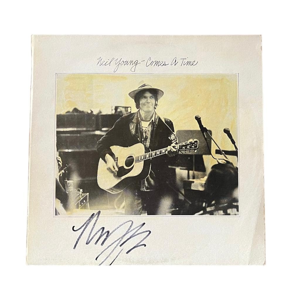 Neil Young Signed 'Comes A Time' Vinyl LP - CharityStars
