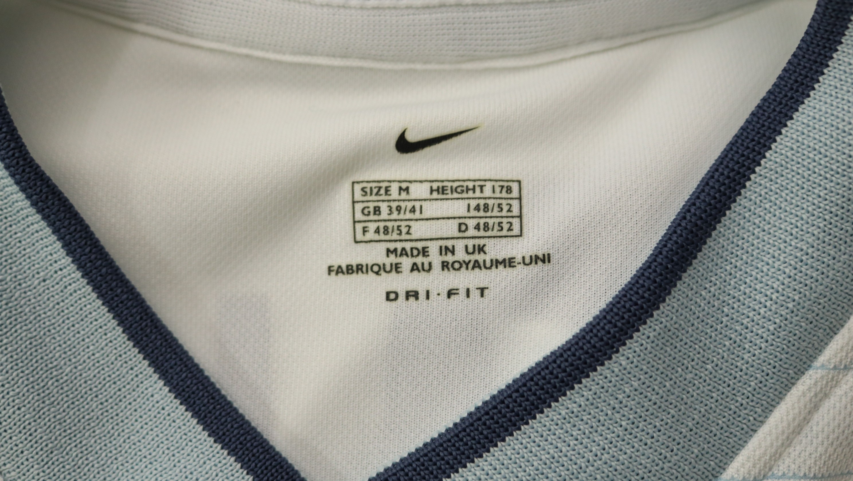 Ronaldo Official Inter Shirt, 2000/01 - CharityStars
