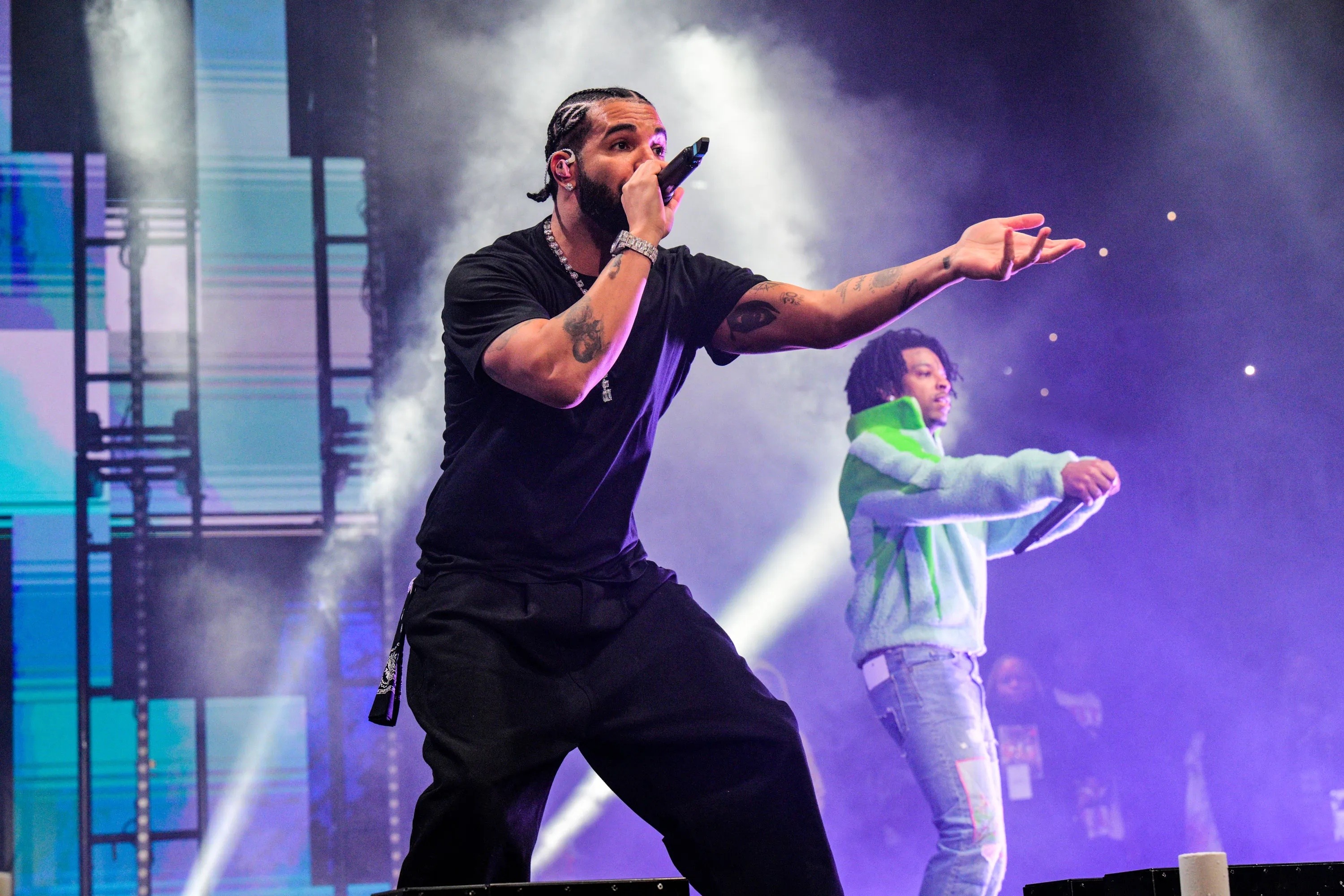 See Drake & 21 Savage in Las Vegas with Two 100 Level Tickets and Hotel ...