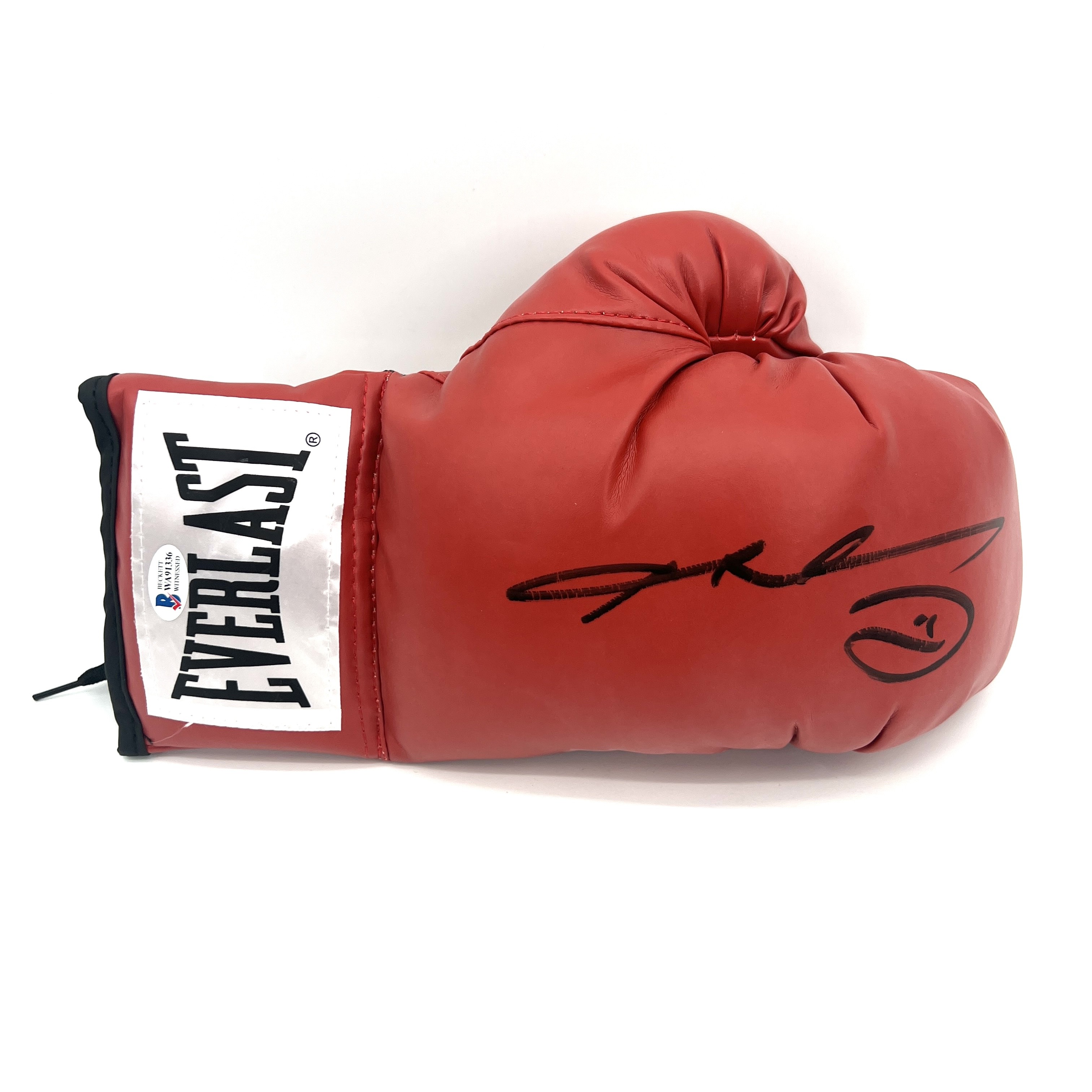 Sugar Ray Leonard Signed Boxing Glove in Display Case - CharityStars